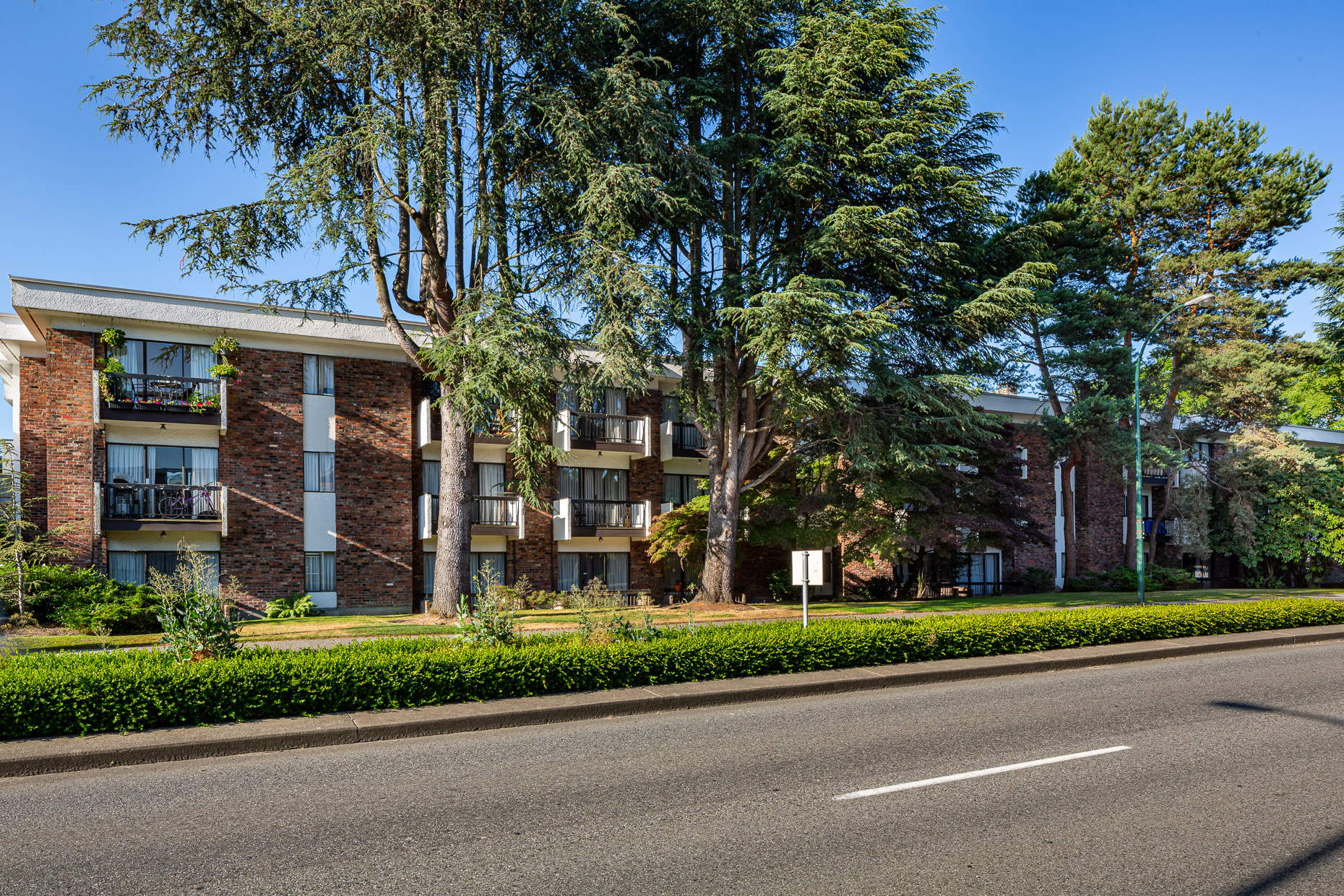 Mistletoe Manor - Prospero International Realty Inc.