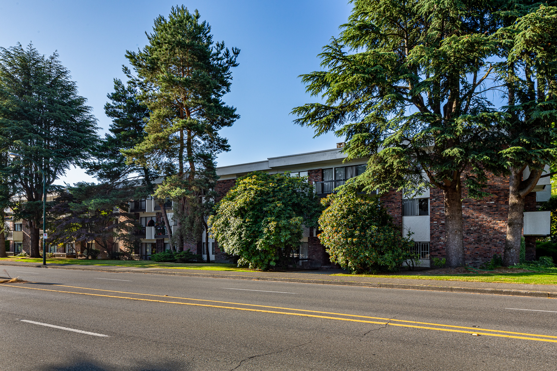 Mistletoe Manor - Prospero International Realty Inc.